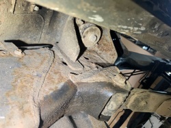 Nissan Navara Underbody chassis Rustproofing