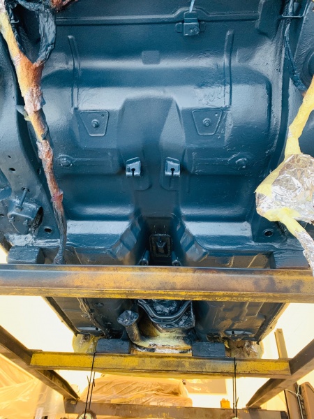 42 Mallard Green - Iconic & Sleek Ford Aerosol Paint